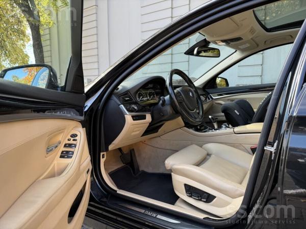 Black BMW 530 2011 in Rezekne, with an engine capacity of 3.00 L and mileage of 270 thousand km for 9900 €, photo 4 on AUTOMOTO.COM.LV