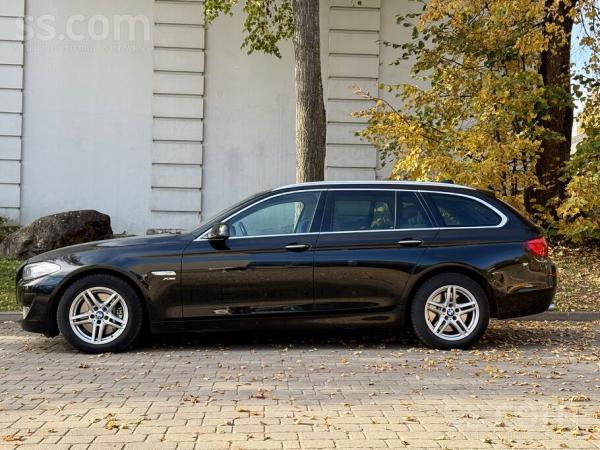 Black BMW 530 2011 in Rezekne, with an engine capacity of 3.00 L and mileage of 270 thousand km for 9900 €, photo 7 on AUTOMOTO.COM.LV