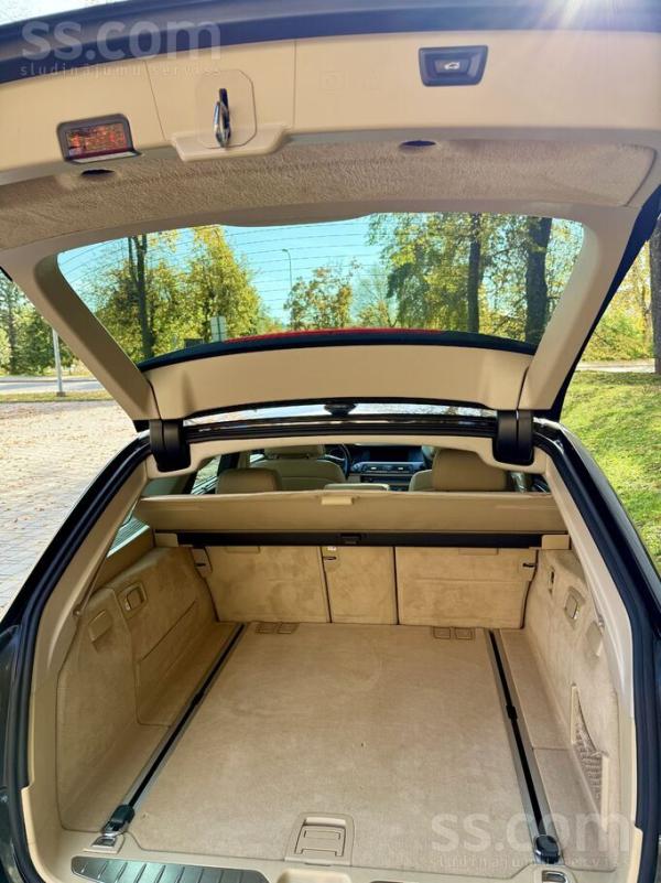 Black BMW 530 2011 in Rezekne, with an engine capacity of 3.00 L and mileage of 270 thousand km for 9900 €, photo 11 on AUTOMOTO.COM.LV
