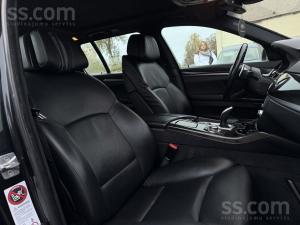 Melns BMW 530 2011 Ogre, ar dzinēja tilpumu 3.00 L un nobraukumu 287 tūkst. km par 9850 €, foto 16 vietnē AUTOMOTO.COM.LV