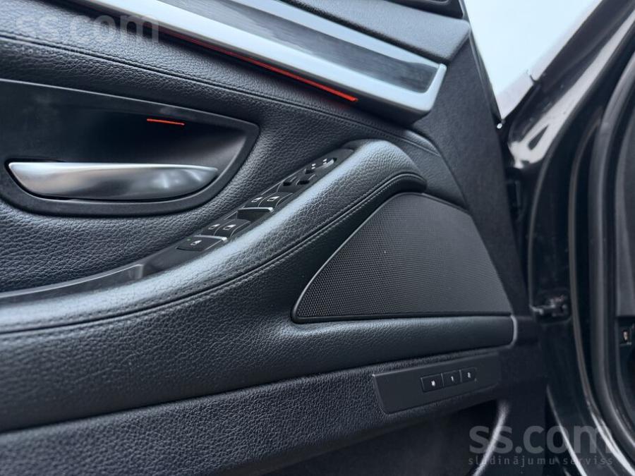 Melns BMW 530 2011 Ogre, ar dzinēja tilpumu 3.00 L un nobraukumu 287 tūkst. km par 9850 €, foto 26 vietnē AUTOMOTO.COM.LV