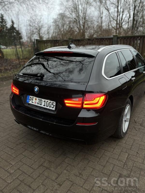 Black BMW 530 2012 in Riga, with an engine capacity of 3.00 L and mileage of 268 thousand km for 8490 €, photo 9 on AUTOMOTO.COM.LV