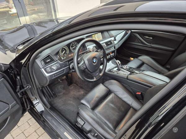 Melns BMW 530 2012 Marijampole, ar dzinēja tilpumu 2.99 L un nobraukumu 228 tūkst. km par 7500 €, foto 9 vietnē AUTOMOTO.COM.LV