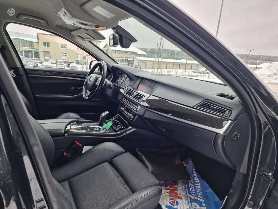 Black BMW 530 2012 in Vilnius, with an engine capacity of 3.00 L and mileage of 217 thousand km for 7999 €, photo 11 on AUTOMOTO.COM.LV