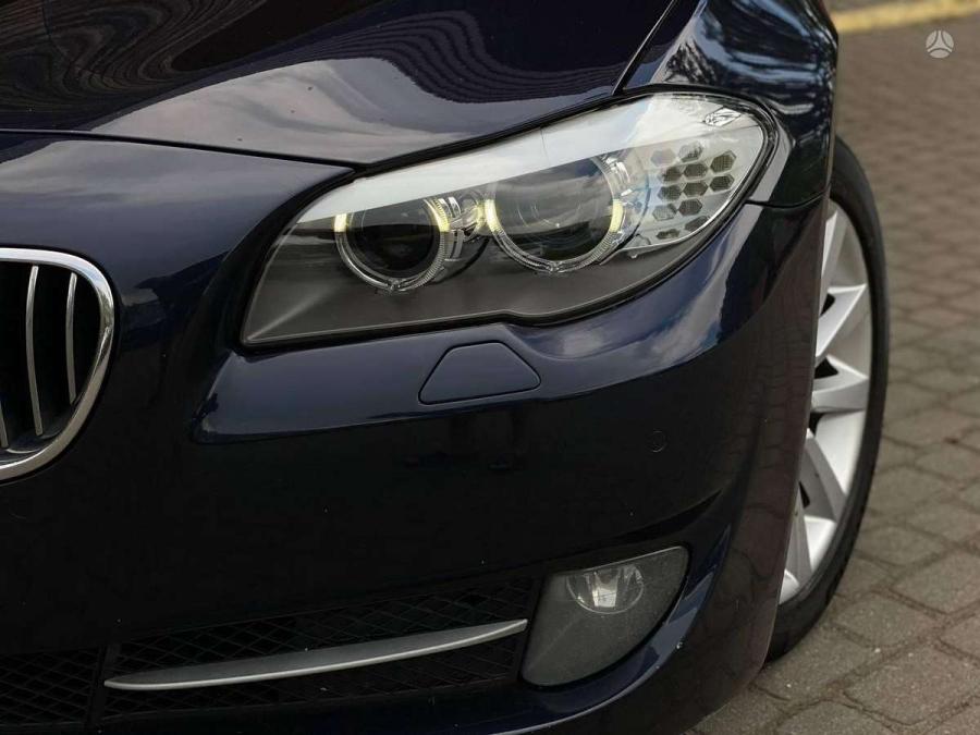 Black BMW 530 2012 in Klaipeda, with an engine capacity of 2.99 L and mileage of 297 thousand km for 7700 €, photo 10 on AUTOMOTO.COM.LV
