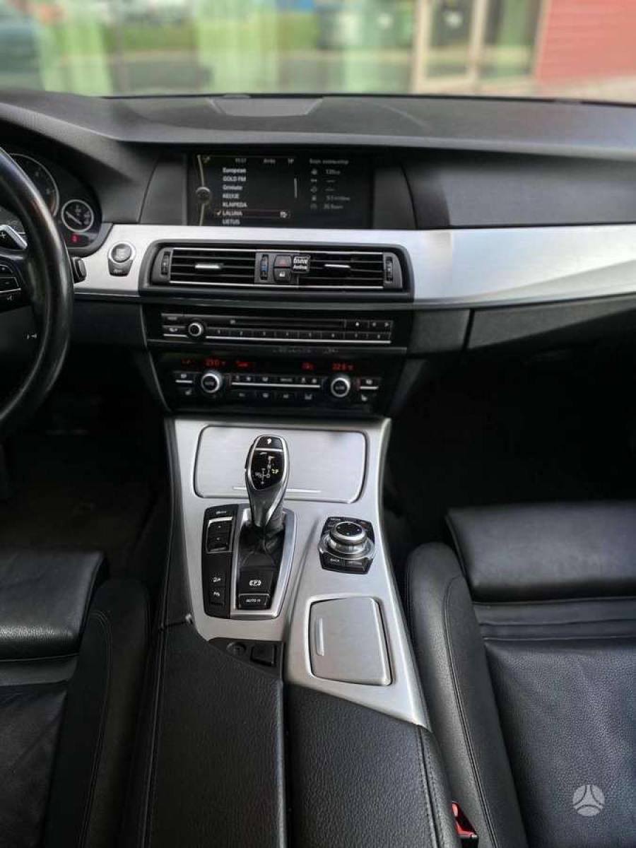 Black BMW 530 2012 in Klaipeda, with an engine capacity of 2.99 L and mileage of 297 thousand km for 7700 €, photo 13 on AUTOMOTO.COM.LV