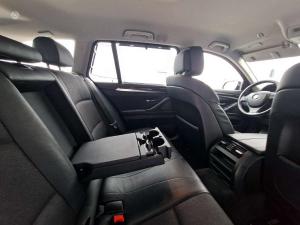 Black BMW 530 2012 in Vilnius, with an engine capacity of 2.99 L and mileage of 226 thousand km for 7950 €, photo 19 on AUTOMOTO.COM.LV