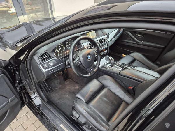 Black BMW 530 2012 in Marijampole, with an engine capacity of 2.99 L and mileage of 228 thousand km for 7500 €, photo 9 on AUTOMOTO.COM.LV
