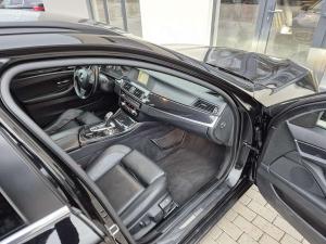 Black BMW 530 2012 in Marijampole, with an engine capacity of 2.99 L and mileage of 228 thousand km for 7500 €, photo 19 on AUTOMOTO.COM.LV