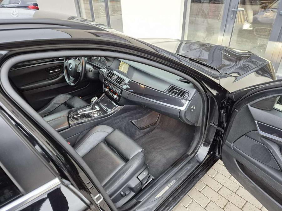 Black BMW 530 2012 in Marijampole, with an engine capacity of 2.99 L and mileage of 228 thousand km for 7500 €, photo 19 on AUTOMOTO.COM.LV