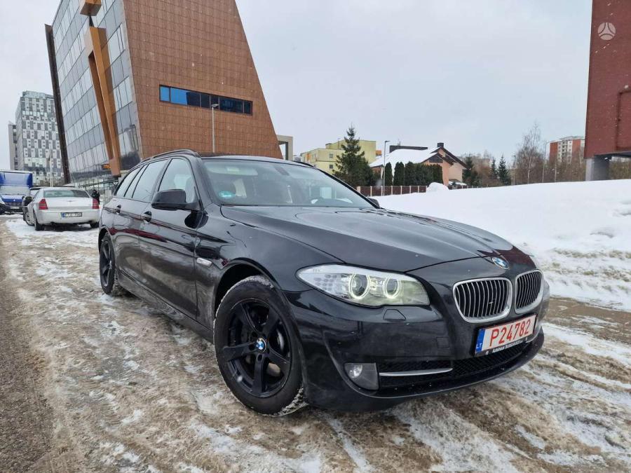 Melns BMW 530 2012 Viļņa, ar dzinēja tilpumu 3.00 L un nobraukumu 240 tūkst. km par 7690 €, foto 1 vietnē AUTOMOTO.COM.LV