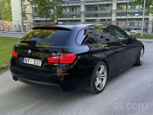 Black BMW 530 2012 in Cesis, with an engine capacity of 3.00 L and mileage of 345 thousand km for 10500 €, photo 4 on AUTOMOTO.COM.LV
