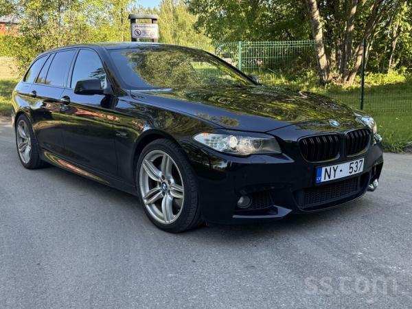 Black BMW 530 2012 in Cesis, with an engine capacity of 3.00 L and mileage of 345 thousand km for 10500 €, photo 5 on AUTOMOTO.COM.LV