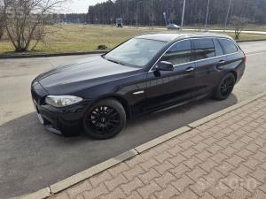 Black BMW 530 2012 in Riga, with an engine capacity of 3.00 L and mileage of 287 thousand km for 7790 €, photo 3 on AUTOMOTO.COM.LV