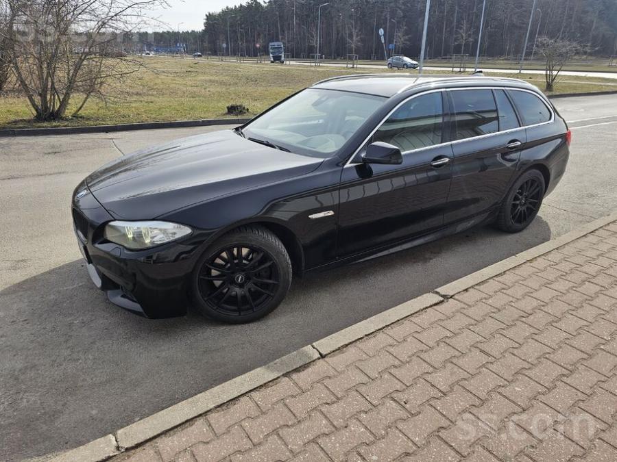 Black BMW 530 2012 in Riga, with an engine capacity of 3.00 L and mileage of 287 thousand km for 7790 €, photo 3 on AUTOMOTO.COM.LV