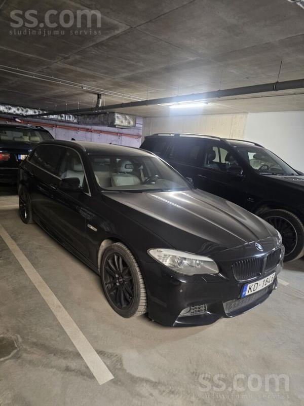 Black BMW 530 2012 in Riga, with an engine capacity of 3.00 L and mileage of 287 thousand km for 7790 €, photo 9 on AUTOMOTO.COM.LV
