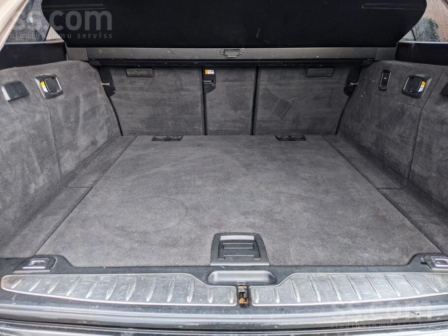 Black BMW 530 2012 in Riga, with an engine capacity of 3.00 L and mileage of 405 thousand km for 6000 €, photo 13 on AUTOMOTO.COM.LV