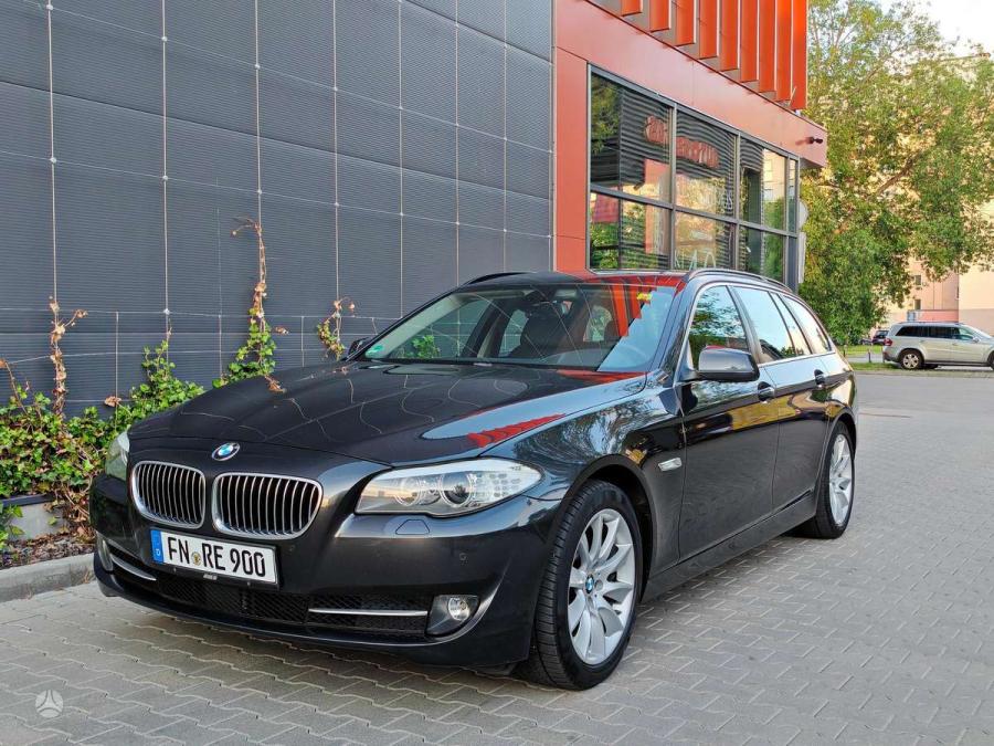 Black BMW 530 2012 in Klaipeda, with an engine capacity of 2.99 L and mileage of 350 thousand km for 7950 €, photo 3 on AUTOMOTO.COM.LV