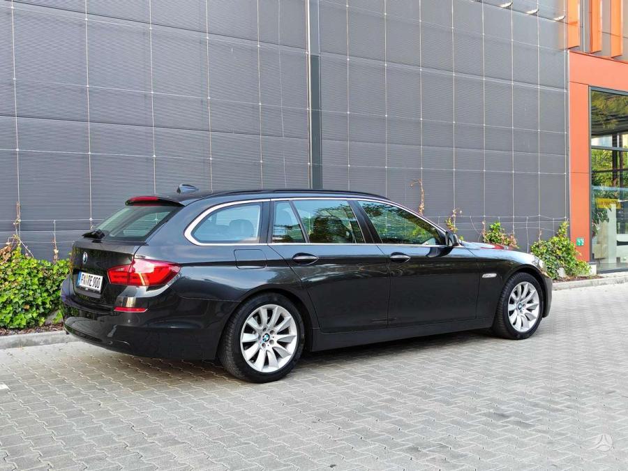 Black BMW 530 2012 in Klaipeda, with an engine capacity of 2.99 L and mileage of 350 thousand km for 7950 €, photo 12 on AUTOMOTO.COM.LV
