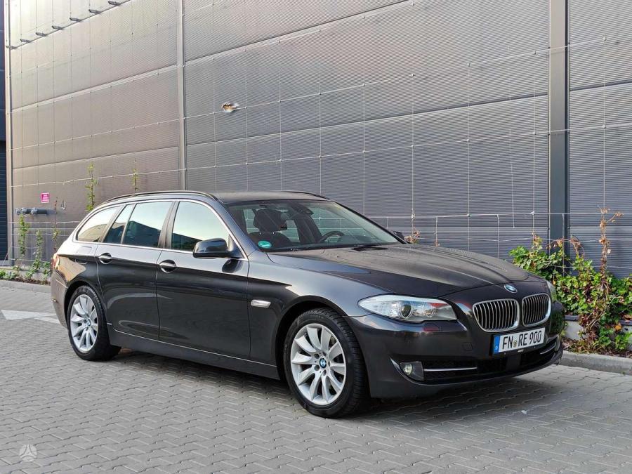 Black BMW 530 2012 in Klaipeda, with an engine capacity of 2.99 L and mileage of 350 thousand km for 7950 €, photo 14 on AUTOMOTO.COM.LV