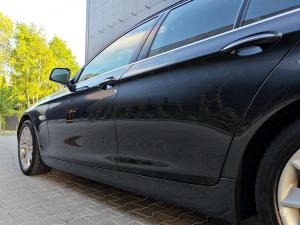 Black BMW 530 2012 in Klaipeda, with an engine capacity of 2.99 L and mileage of 350 thousand km for 7950 €, photo 23 on AUTOMOTO.COM.LV