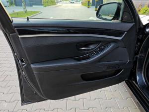 Black BMW 530 2012 in Klaipeda, with an engine capacity of 2.99 L and mileage of 350 thousand km for 7950 €, photo 30 on AUTOMOTO.COM.LV
