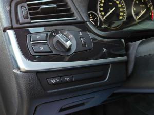 Black BMW 530 2012 in Klaipeda, with an engine capacity of 2.99 L and mileage of 350 thousand km for 7950 €, photo 39 on AUTOMOTO.COM.LV
