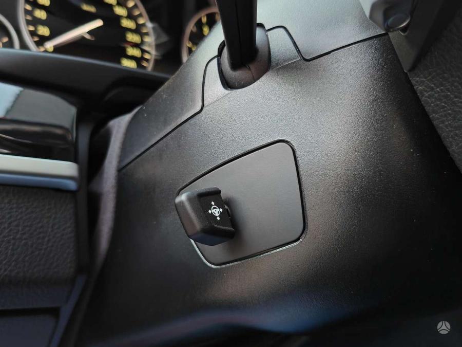 Black BMW 530 2012 in Klaipeda, with an engine capacity of 2.99 L and mileage of 350 thousand km for 7950 €, photo 40 on AUTOMOTO.COM.LV