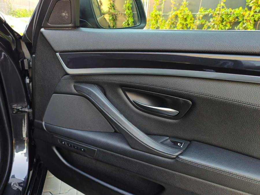Black BMW 530 2012 in Klaipeda, with an engine capacity of 2.99 L and mileage of 350 thousand km for 7950 €, photo 41 on AUTOMOTO.COM.LV