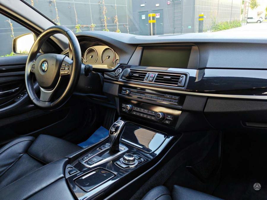 Black BMW 530 2012 in Klaipeda, with an engine capacity of 2.99 L and mileage of 350 thousand km for 7950 €, photo 45 on AUTOMOTO.COM.LV