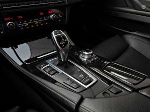 Black BMW 530 2012 in Klaipeda, with an engine capacity of 2.99 L and mileage of 350 thousand km for 7950 €, photo 51 on AUTOMOTO.COM.LV