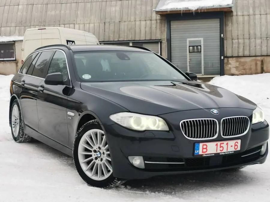Melns BMW 530 2012 Kuldīga, ar dzinēja tilpumu 3.00 L un nobraukumu 269 tūkst. km par 9990 €, foto 4 vietnē AUTOMOTO.COM.LV