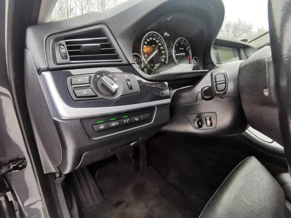 Melns BMW 530 2012 Kuldīga, ar dzinēja tilpumu 3.00 L un nobraukumu 269 tūkst. km par 9990 €, foto 10 vietnē AUTOMOTO.COM.LV