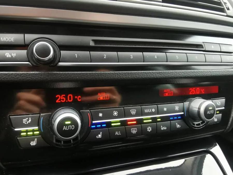 Melns BMW 530 2012 Kuldīga, ar dzinēja tilpumu 3.00 L un nobraukumu 269 tūkst. km par 9990 €, foto 14 vietnē AUTOMOTO.COM.LV
