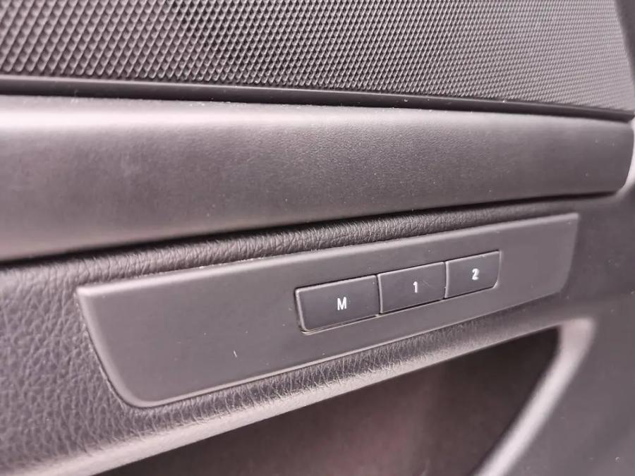 Melns BMW 530 2012 Kuldīga, ar dzinēja tilpumu 3.00 L un nobraukumu 269 tūkst. km par 9990 €, foto 24 vietnē AUTOMOTO.COM.LV