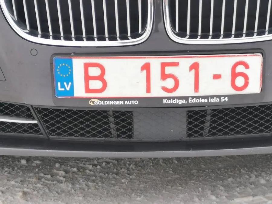 Melns BMW 530 2012 Kuldīga, ar dzinēja tilpumu 3.00 L un nobraukumu 269 tūkst. km par 9990 €, foto 26 vietnē AUTOMOTO.COM.LV