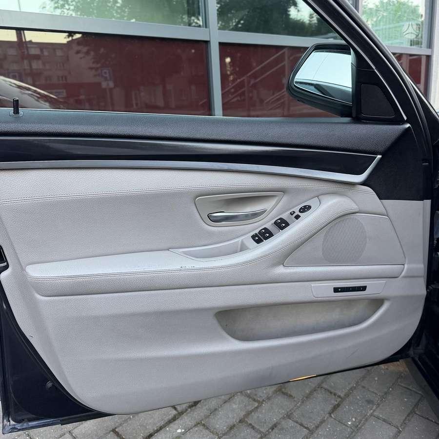 Black BMW 530 2012 in Kaisiadorys, with an engine capacity of 2.99 L and mileage of 360 thousand km for 6950 €, photo 30 on AUTOMOTO.COM.LV