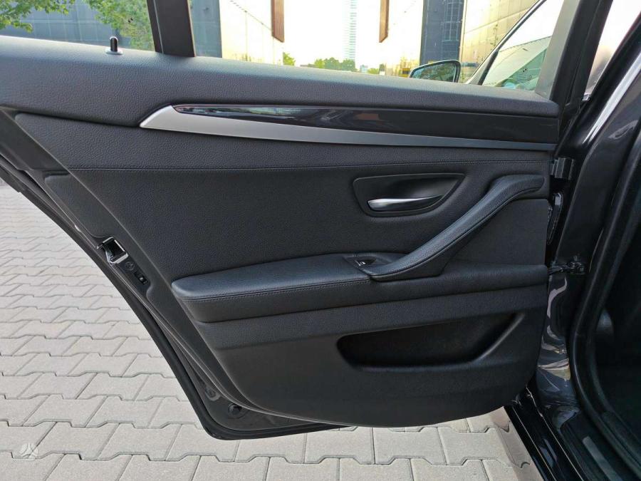 Melns BMW 530 2012 Klaipėda, ar dzinēja tilpumu 2.99 L un nobraukumu 350 tūkst. km par 7950 €, foto 20 vietnē AUTOMOTO.COM.LV