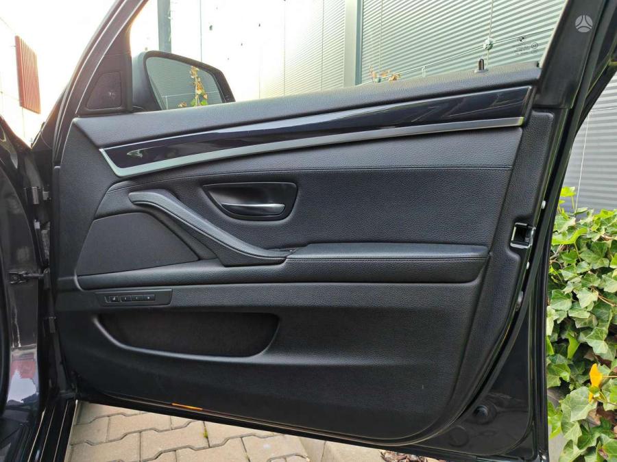 Melns BMW 530 2012 Klaipėda, ar dzinēja tilpumu 2.99 L un nobraukumu 350 tūkst. km par 7950 €, foto 40 vietnē AUTOMOTO.COM.LV