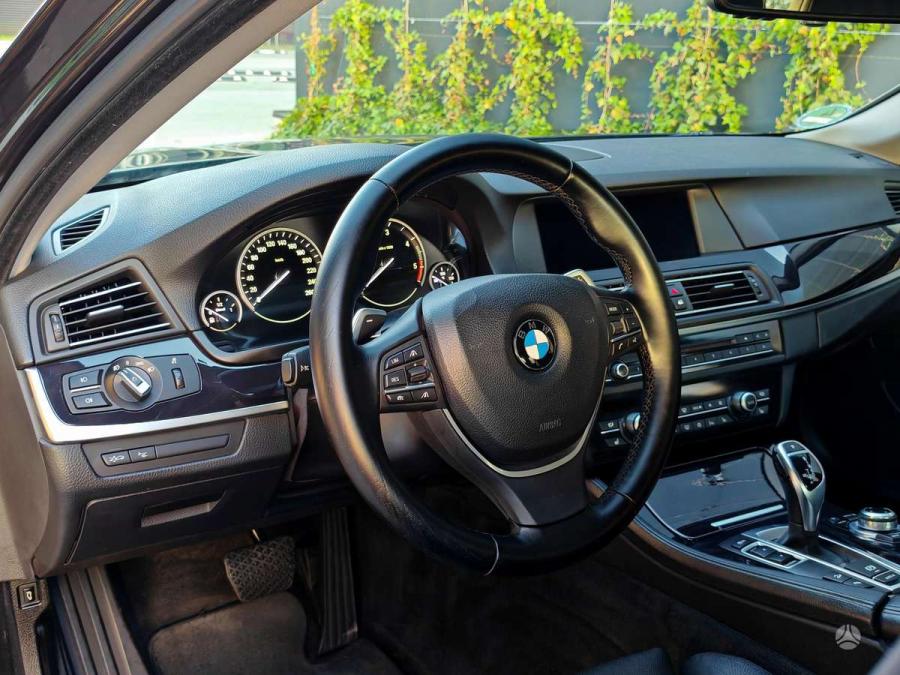 Melns BMW 530 2012 Klaipėda, ar dzinēja tilpumu 2.99 L un nobraukumu 350 tūkst. km par 7950 €, foto 48 vietnē AUTOMOTO.COM.LV