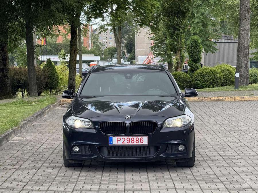 Black BMW 530 2012 in Marijampole, with an engine capacity of 2.99 L and mileage of 320 thousand km for 9500 €, photo 3 on AUTOMOTO.COM.LV