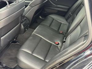 Black BMW 530 2012 in Marijampole, with an engine capacity of 2.99 L and mileage of 320 thousand km for 9500 €, photo 9 on AUTOMOTO.COM.LV