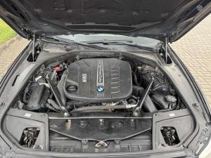 Black BMW 530 2012 in Marijampole, with an engine capacity of 2.99 L and mileage of 320 thousand km for 9500 €, photo 11 on AUTOMOTO.COM.LV