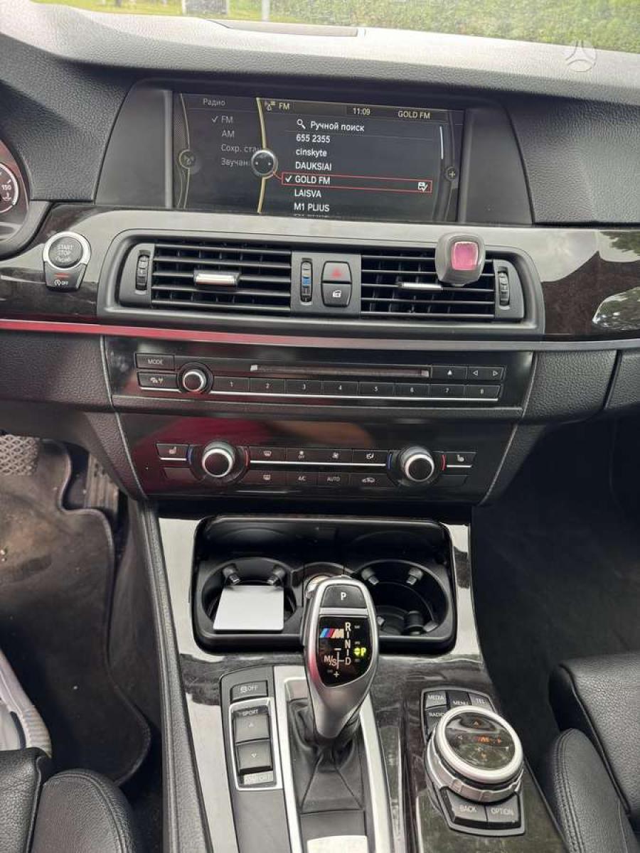 Black BMW 530 2012 in Marijampole, with an engine capacity of 2.99 L and mileage of 320 thousand km for 9500 €, photo 13 on AUTOMOTO.COM.LV