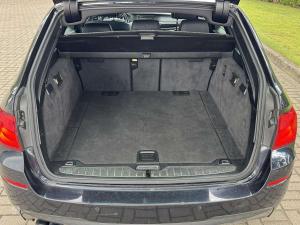 Black BMW 530 2012 in Marijampole, with an engine capacity of 2.99 L and mileage of 320 thousand km for 9500 €, photo 16 on AUTOMOTO.COM.LV