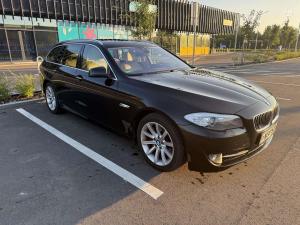 Melns BMW 530 2012 Alīta, ar dzinēja tilpumu 2.99 L un nobraukumu 330 tūkst. km par 7500 €, foto  vietnē AUTOMOTO.COM.LV