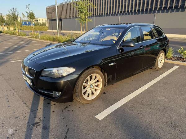 Black BMW 530 2012 in Alytus, with an engine capacity of 2.99 L and mileage of 330 thousand km for 7500 €, photo 4 on AUTOMOTO.COM.LV