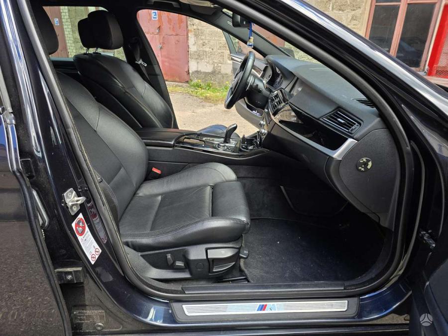 Melns BMW 530 2012 Radviliškis, ar dzinēja tilpumu 2.99 L un nobraukumu 361 tūkst. km par 7600 €, foto 11 vietnē AUTOMOTO.COM.LV