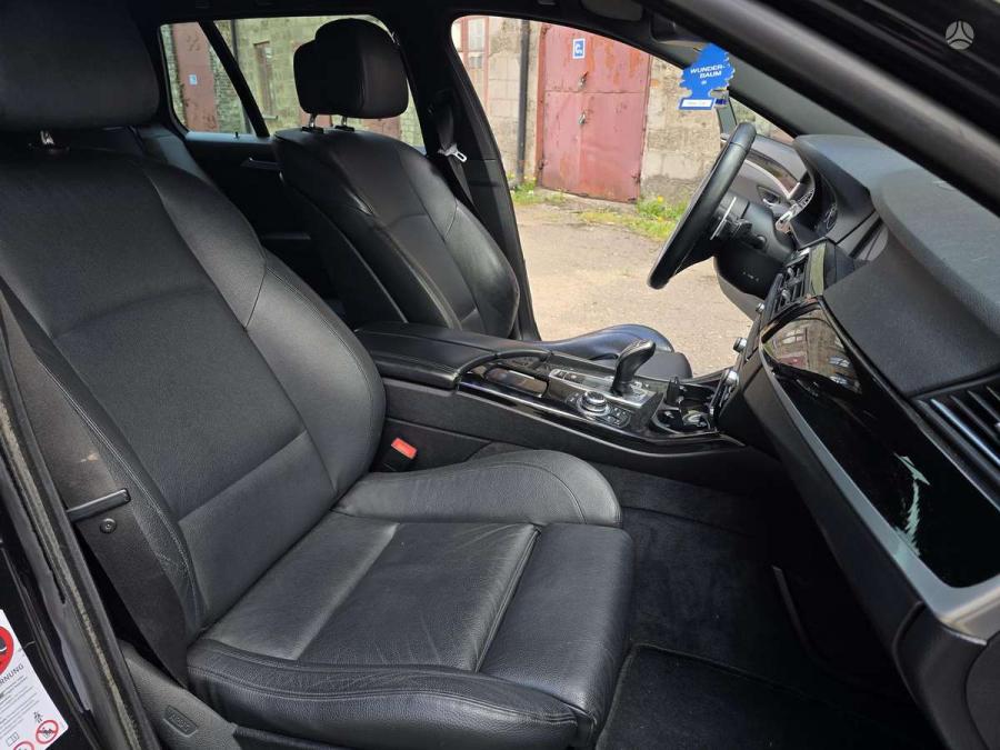 Melns BMW 530 2012 Radviliškis, ar dzinēja tilpumu 2.99 L un nobraukumu 361 tūkst. km par 7600 €, foto 12 vietnē AUTOMOTO.COM.LV