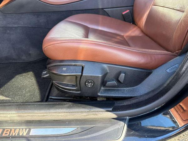 Black BMW 530 2012 in Kaunas, with an engine capacity of 2.99 L and mileage of 363 thousand km for 7500 €, photo 9 on AUTOMOTO.COM.LV